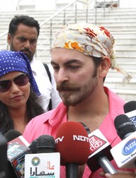 Niel Nitin Mukesh prays for 'Shortcut Romeo' at Gurudwara Bangla Saheb ...